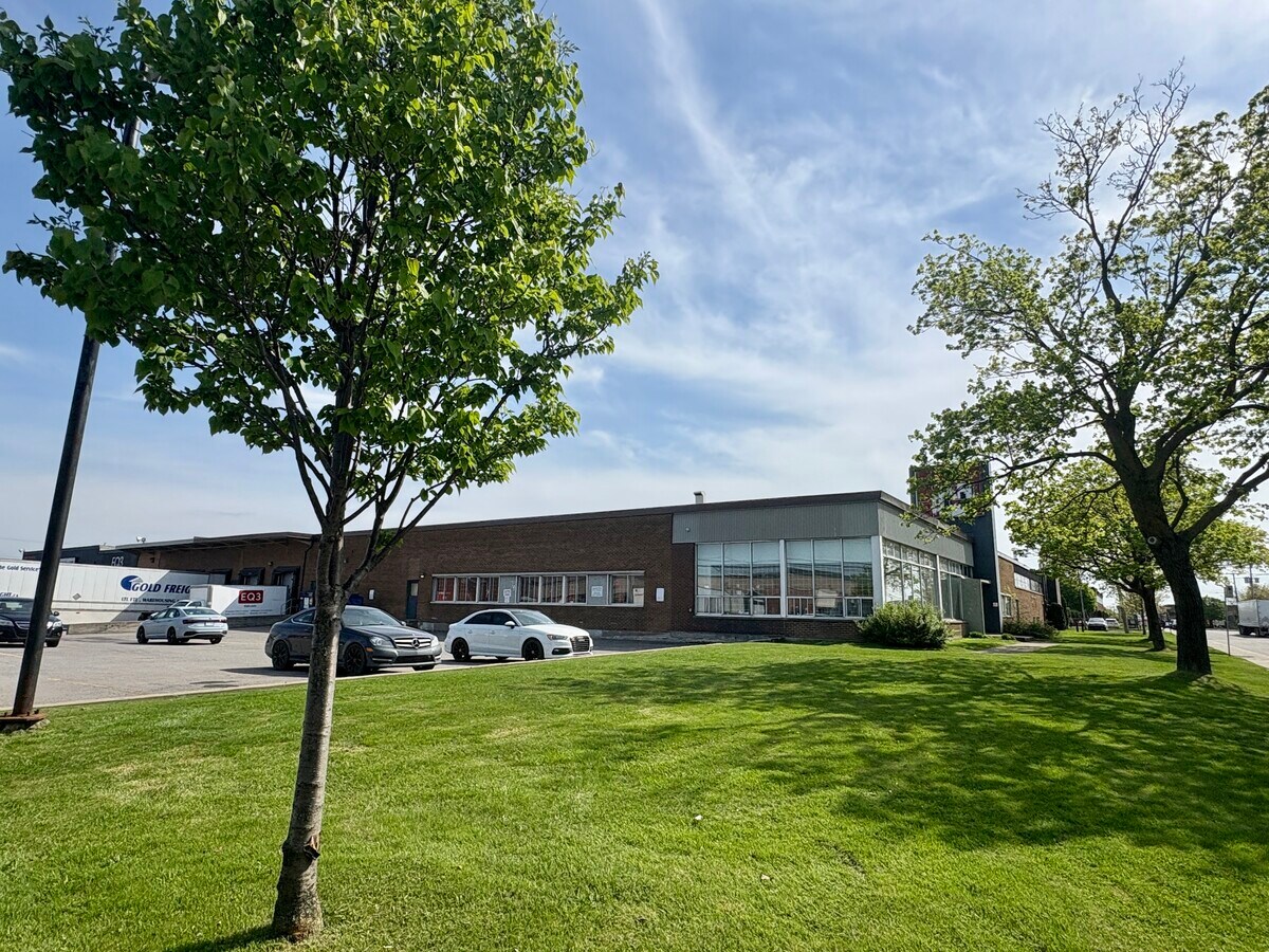 5600-5620 Rue Ferrier, Mt Royal, QC H4P 2S3 - Industrial for Lease | LoopNet