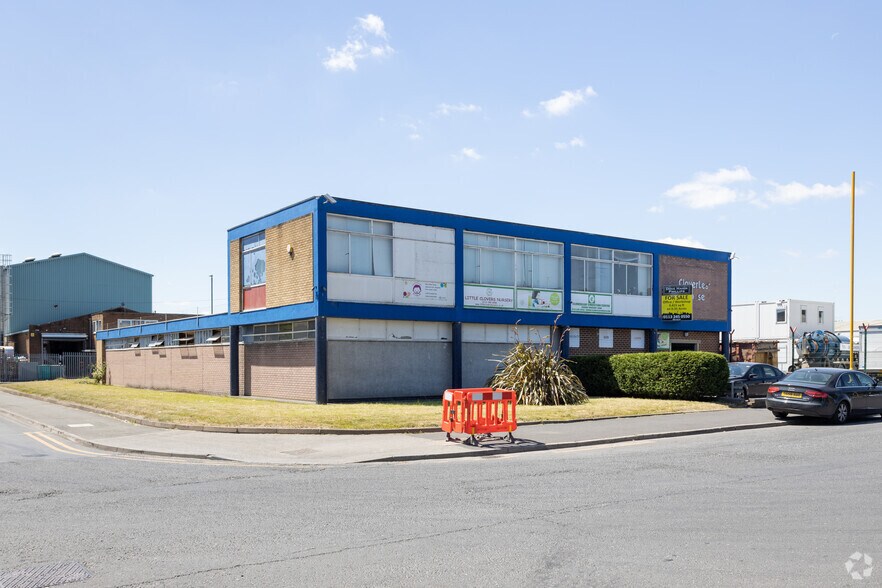 18 Brown Ln W, Leeds, LS11 0DP | LoopNet