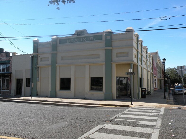 100 S State St, Abbeville, LA 70510 | LoopNet