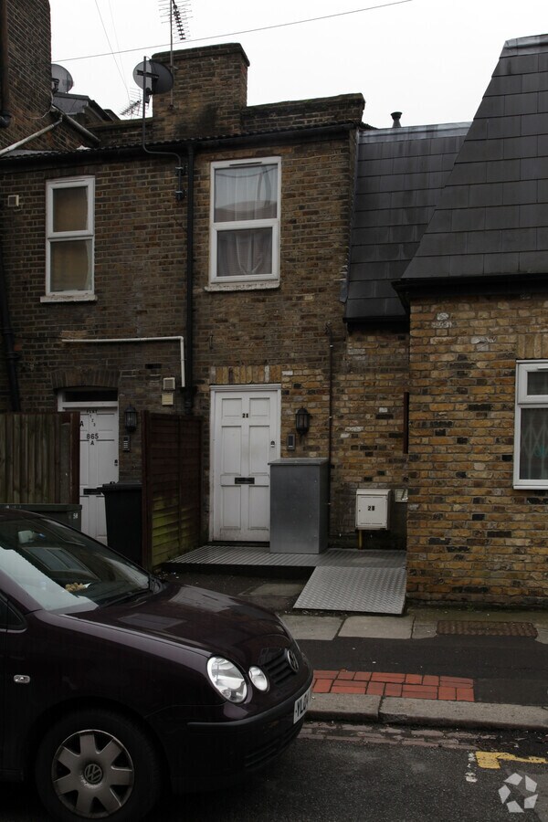 2B Avenue Rd, London, LND N12 8PY | LoopNet