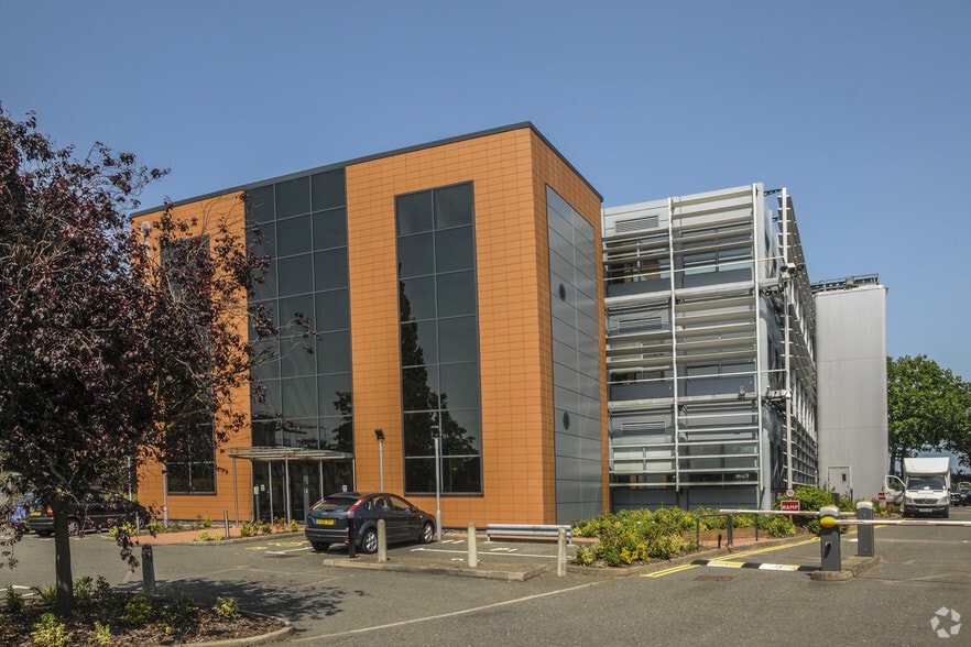 Bessemer Rd, Welwyn Garden City, AL7 1HE - Orion House | LoopNet