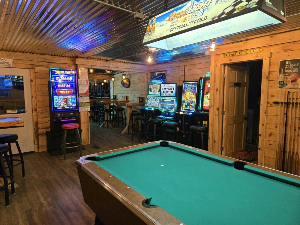 10689 Swamp Lake Rd, Tomahawk, WI 54487 - LaCanne's Resort on Swamp ...