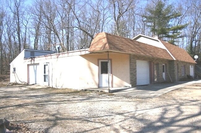 5277 N Clare Ave, Harrison, MI 48625 | LoopNet