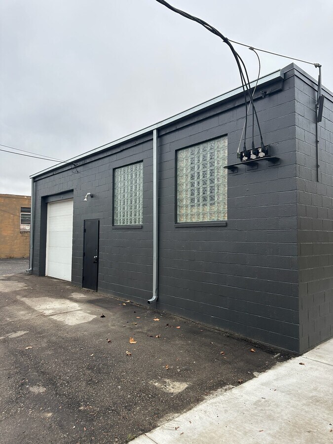 4526 Fernlee Ave, Royal Oak, MI 48073 | LoopNet