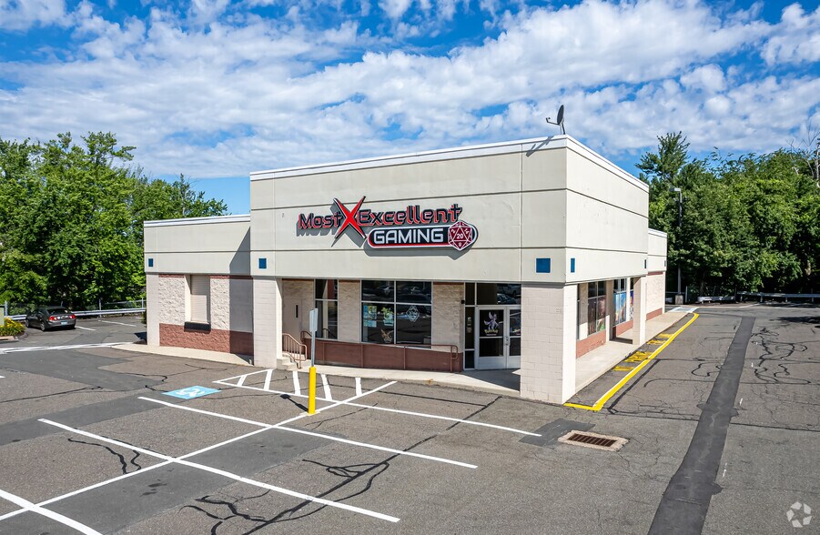 29 Pavilion Dr, Manchester, CT 06042 | LoopNet