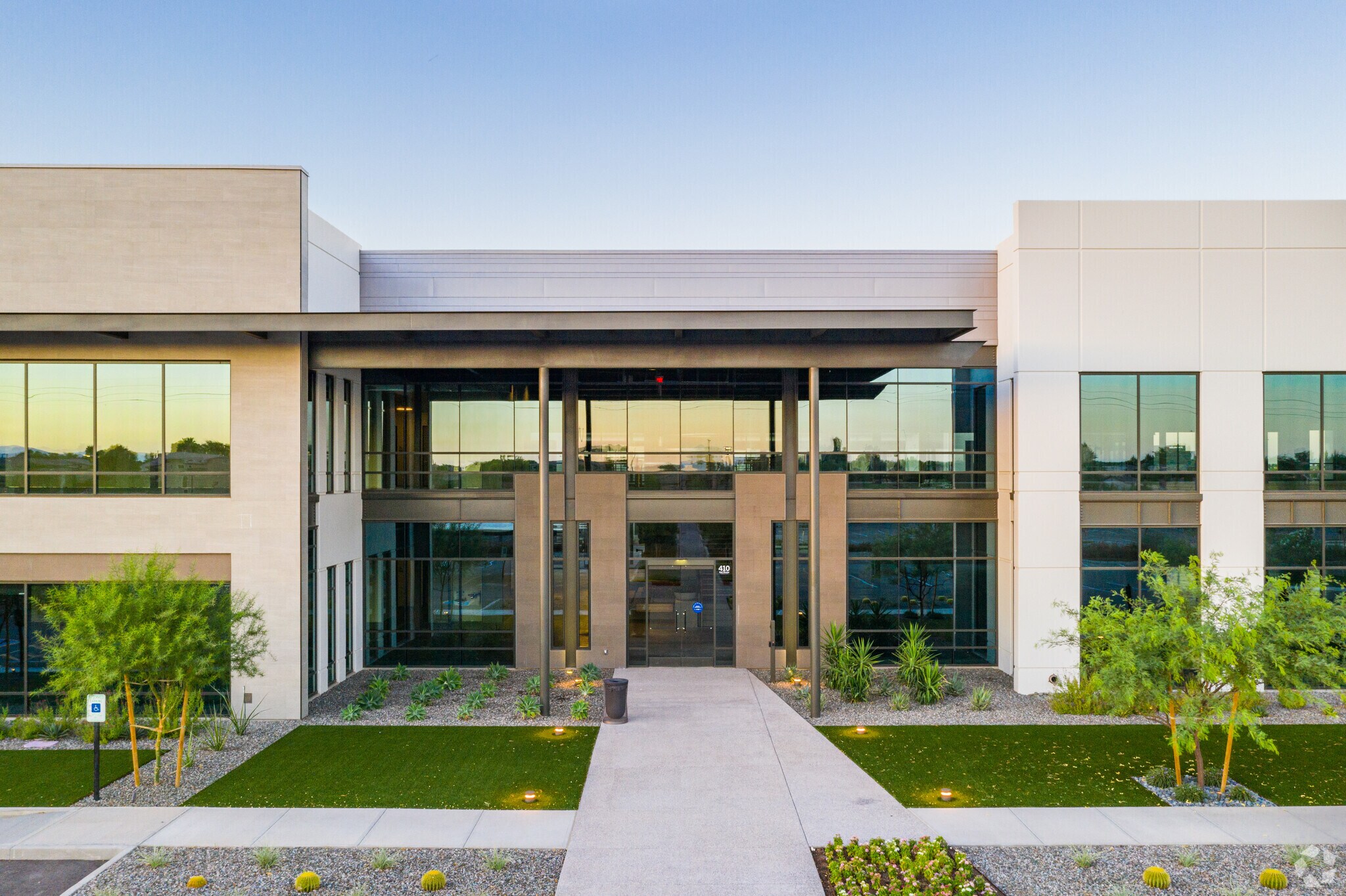 SEC Pecos Rd & Gilbert Rd, Gilbert, AZ 85295 - The Commons at Rivulon ...