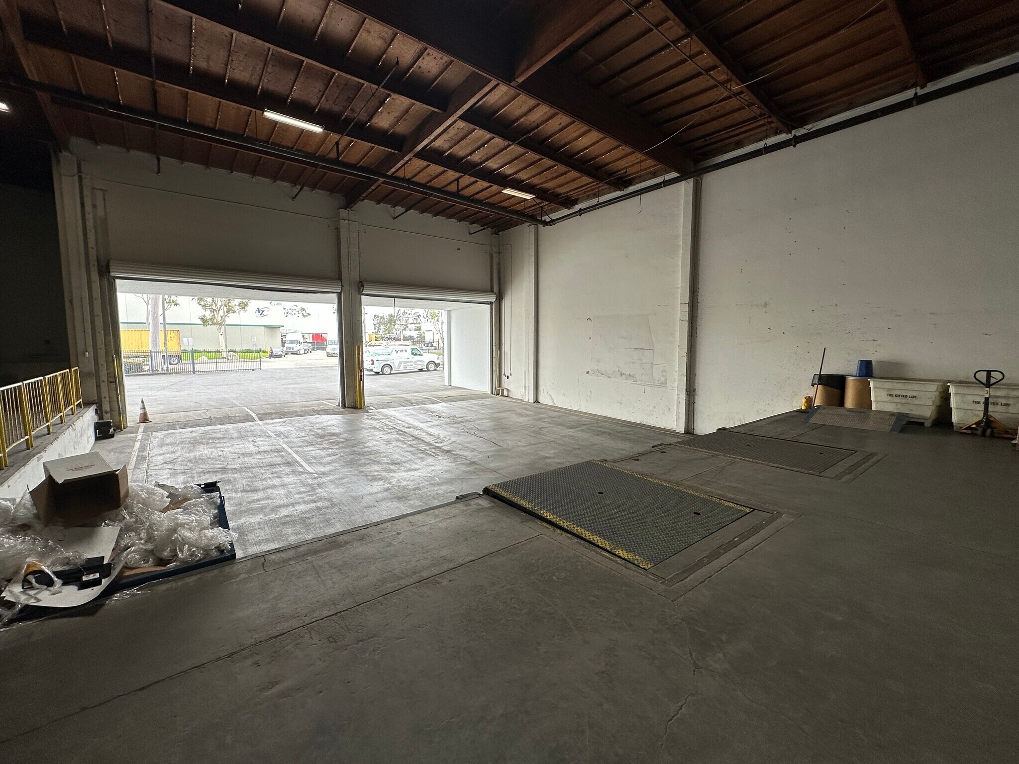 255 W Manville St, Compton, CA 90220 - Bldg 6 | LoopNet