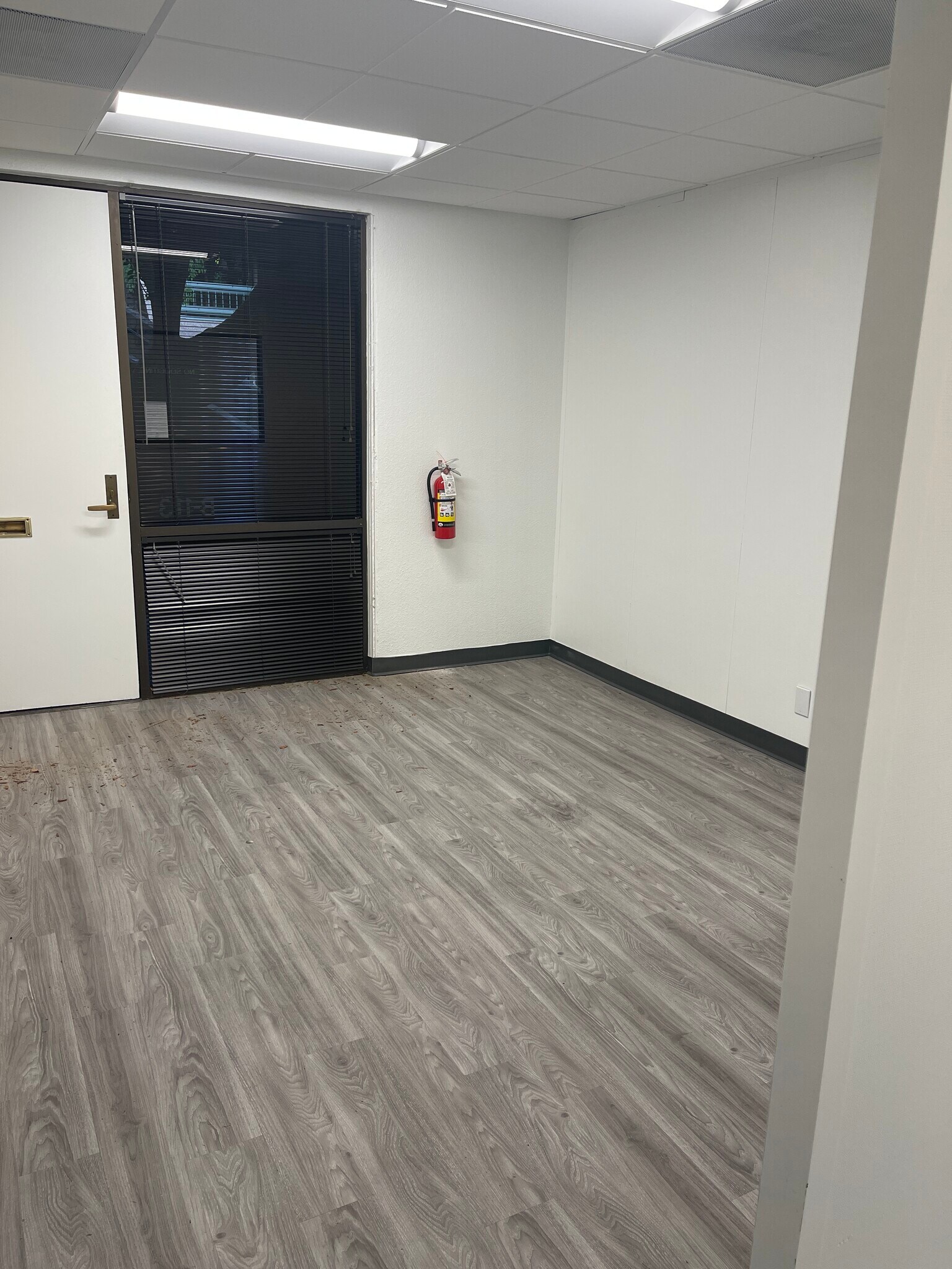 1930 S Alma School Rd, Mesa, AZ 85210 - Mesa Commerce Center | LoopNet