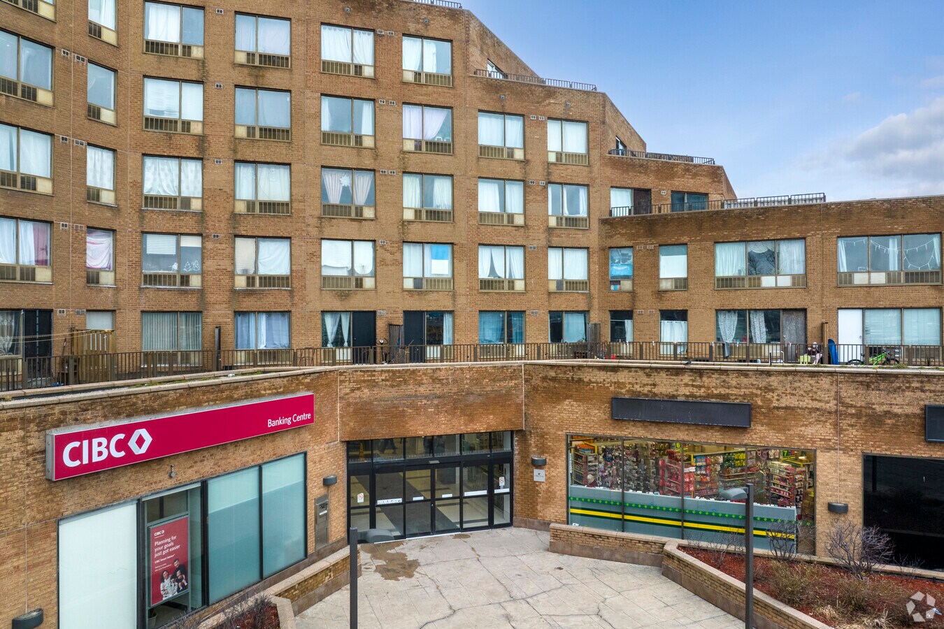 2340-2360 Dundas St W, Toronto, ON M6P 4B2 | LoopNet