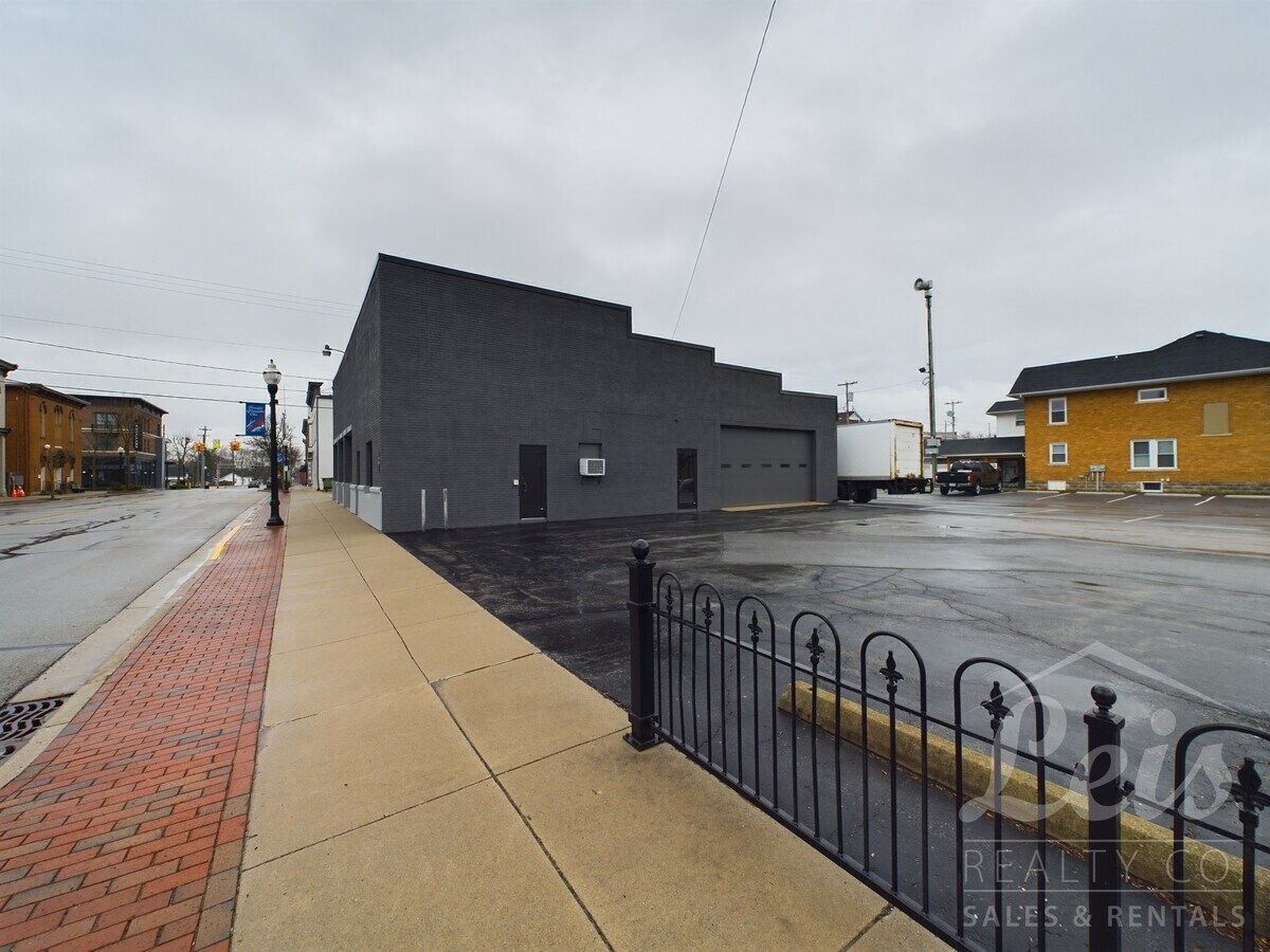 39 S Center St, Versailles, OH 45380 - Retail for Lease | LoopNet