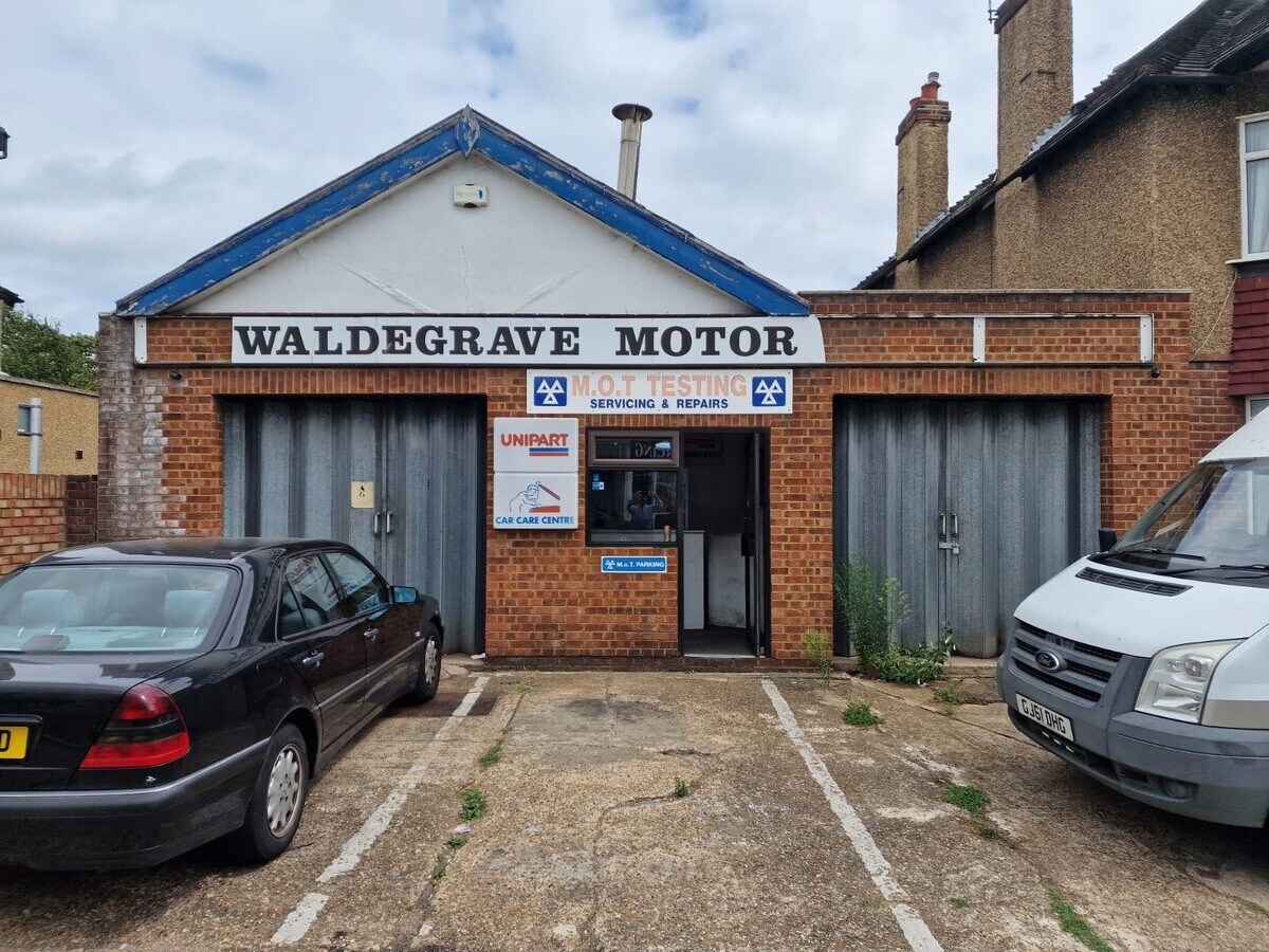 144 Waldegrave Rd, Teddington, TW11 8NA | LoopNet