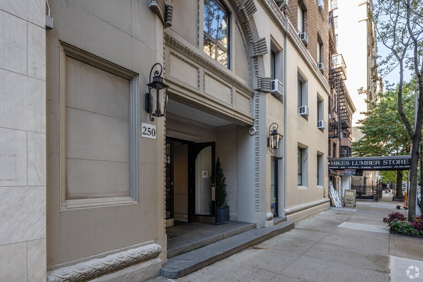 2389-2395 Broadway, New York, NY 10024 | LoopNet
