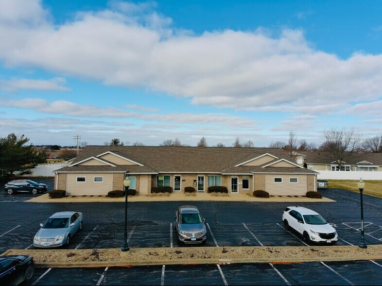 1110 Arbor Dr, Decatur, IL 62526 - Office for Sale | LoopNet