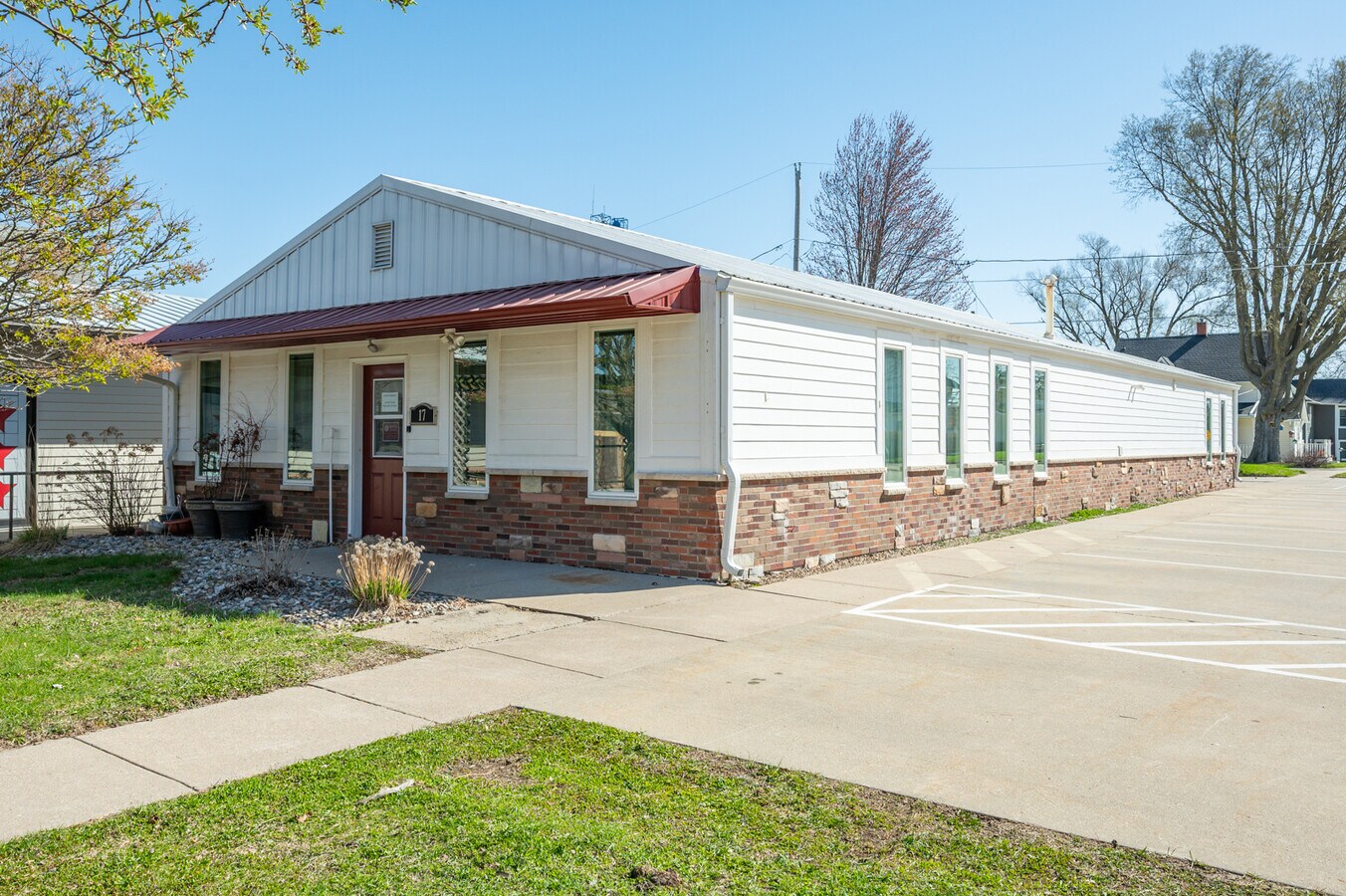 17 Main St SE, Bondurant, IA 50035 | LoopNet