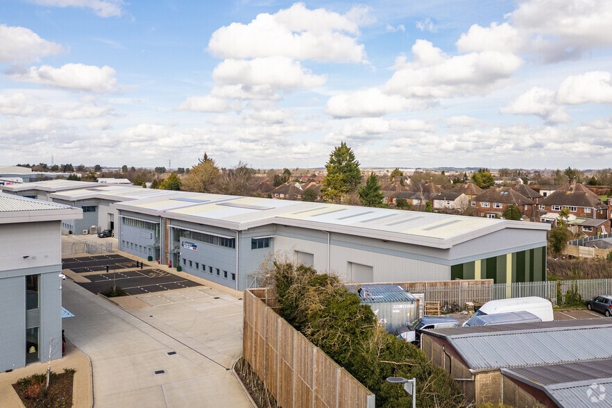 Luton Rd, Dunstable, LU5 4LW - Industrial for Lease | LoopNet