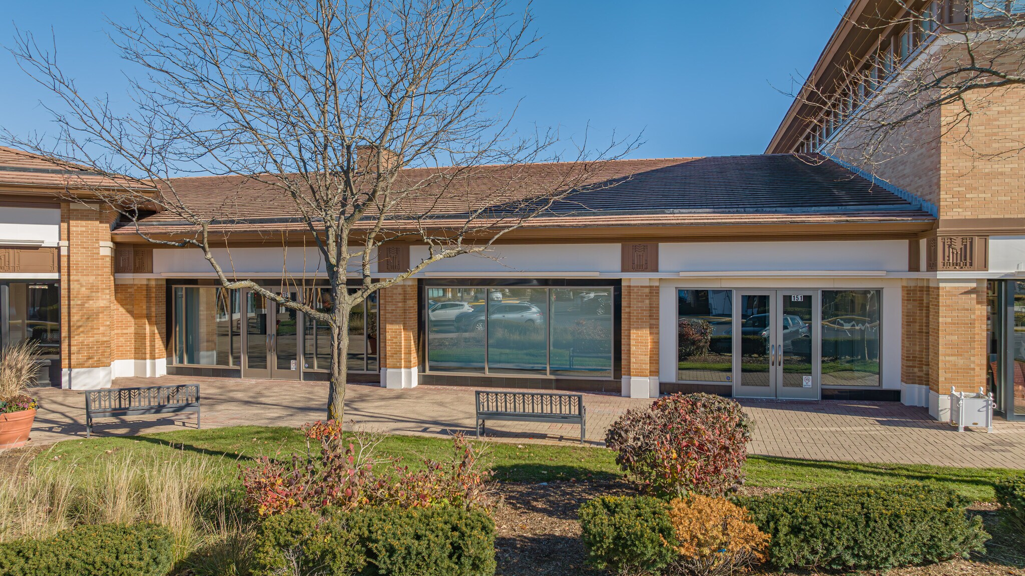 11-421 Town Square, Wheaton, IL 60187 - Town Square Wheaton | LoopNet