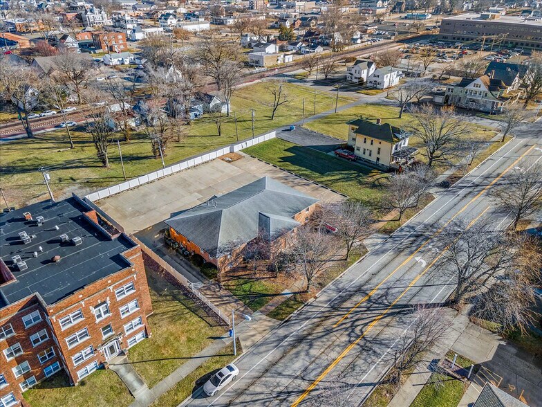 1010 S 2nd St, Springfield, IL 62704 - Bi-Level Office Bldg Near ...