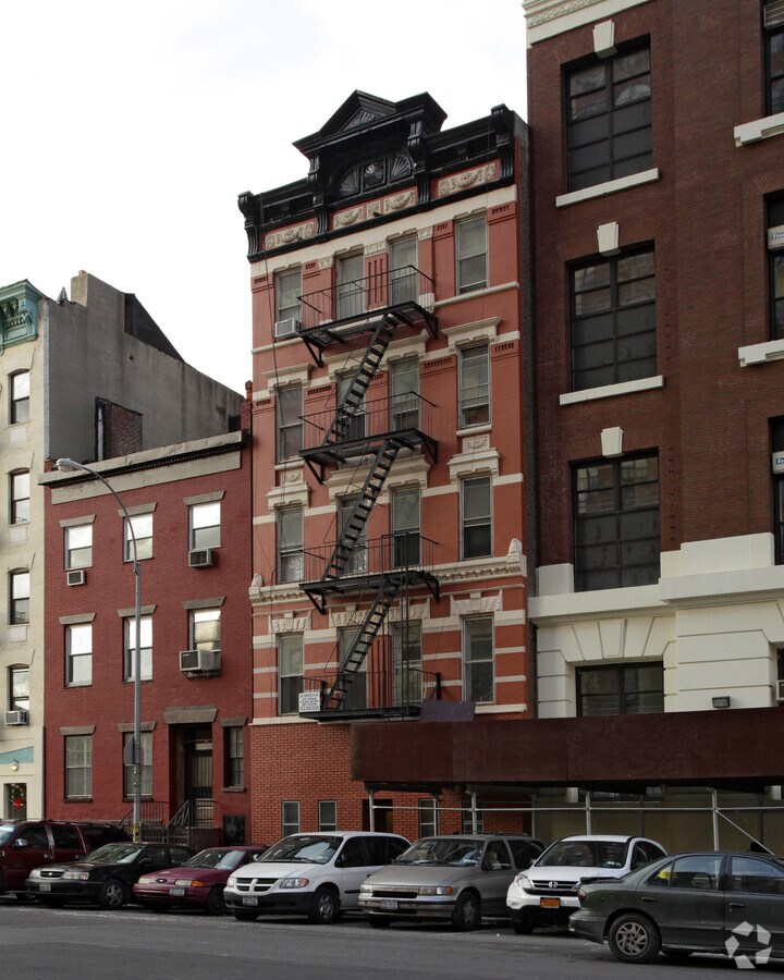 67 Pitt St, New York, NY 10002 | LoopNet