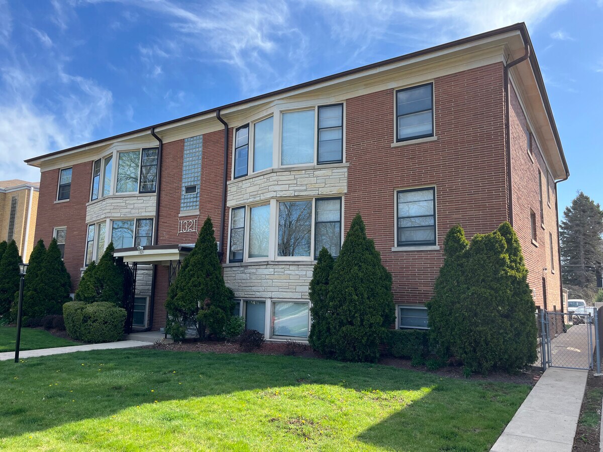 1321 N Harlem Ave, Oak Park, IL 60302 | LoopNet