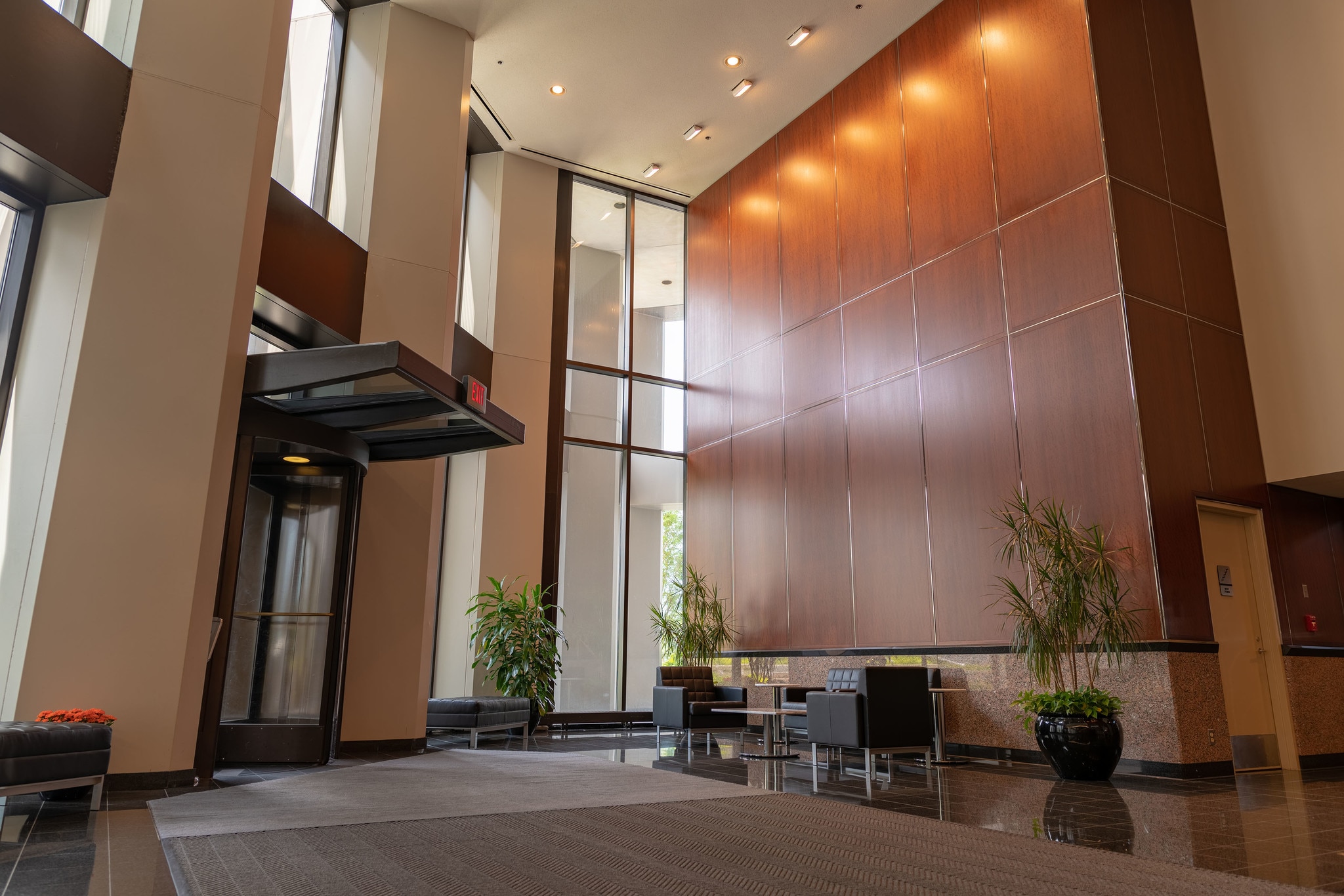 755 W Big Beaver Rd, Troy, MI 48084 - PNC Center | LoopNet