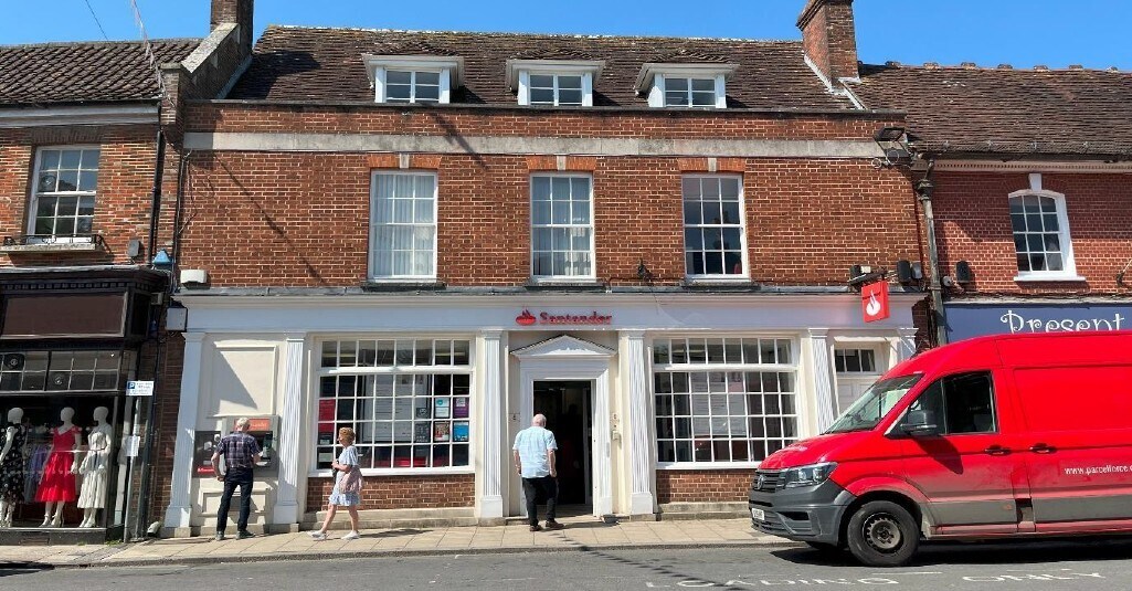 8 High St, Wimborne, BH21 1HY - Retail for Sale | LoopNet