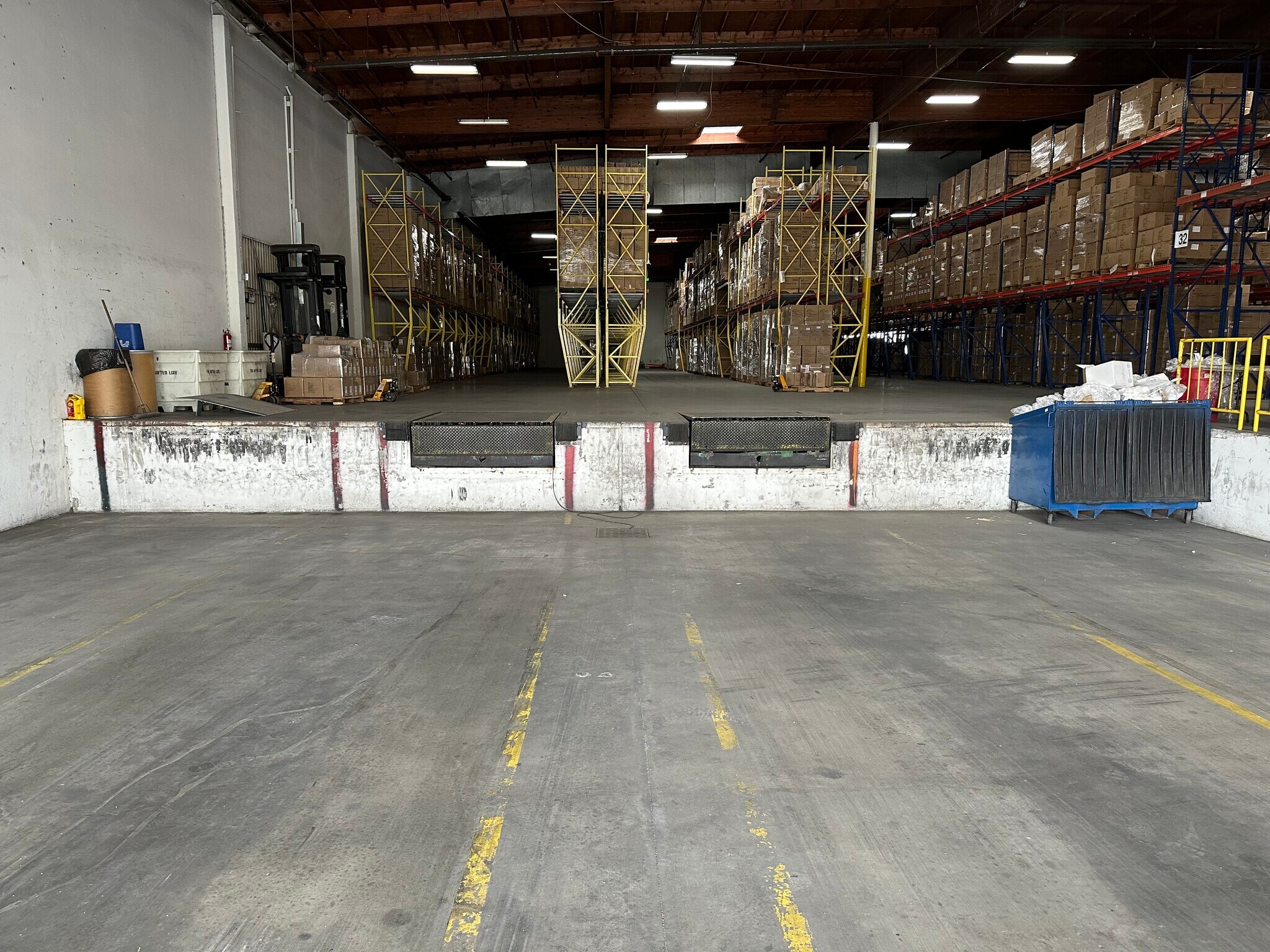 255 W Manville St, Compton, CA 90220 - Bldg 6 | LoopNet