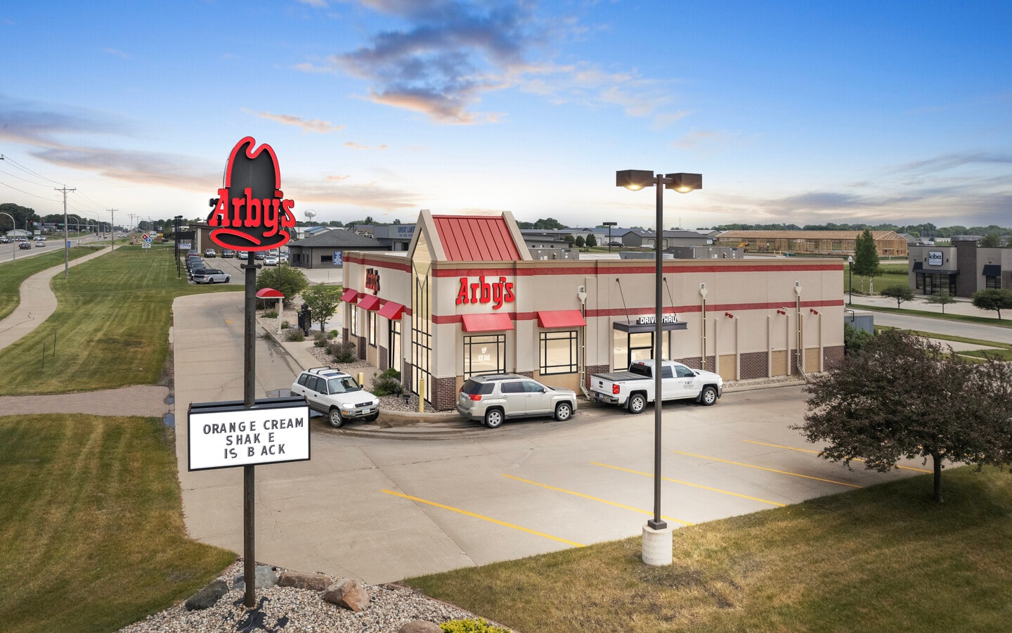 4841 S 27th St, Greenfield, WI 53221 | LoopNet