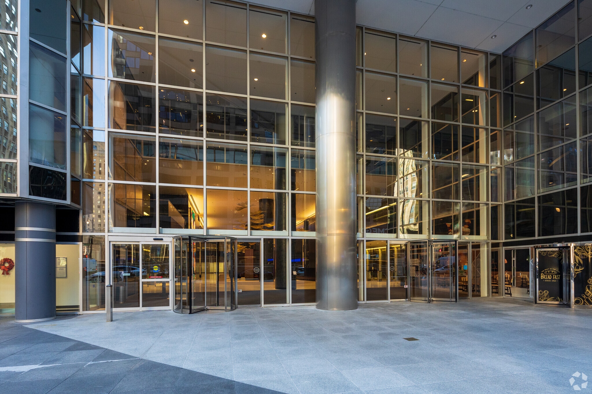 1 S Wacker Dr, Chicago, IL 60606 - One South Wacker | LoopNet