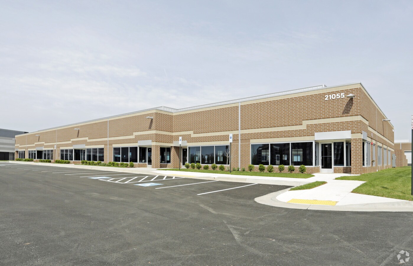 21000 Ashburn Crossing Dr, Ashburn, VA 20147 - Ashburn Crossing | LoopNet