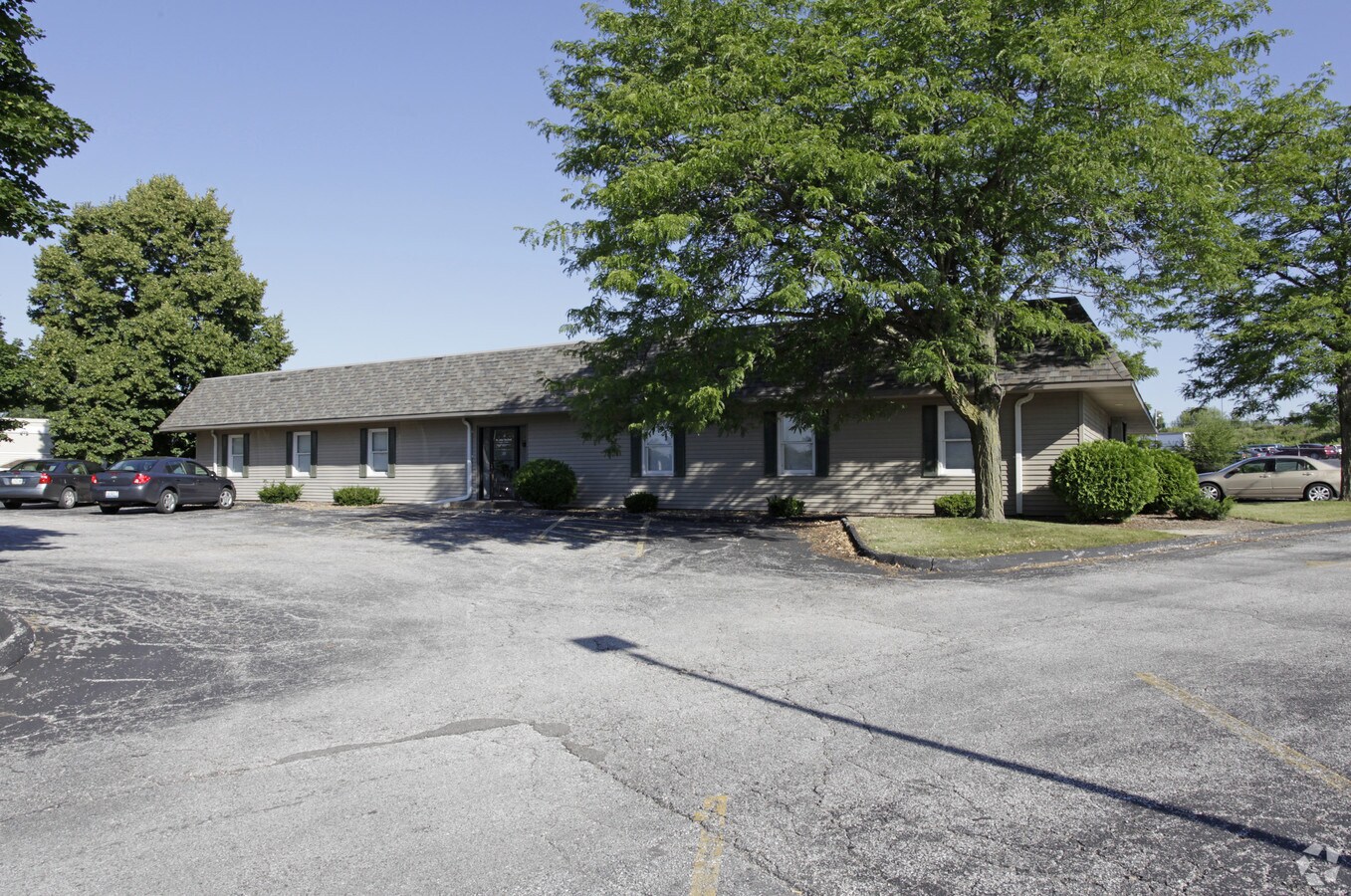 516 W 35th St, Davenport, IA 52806 | LoopNet