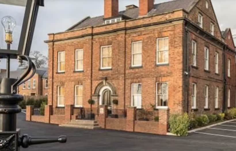 The Hl, Sandbach, CW11 1FD | LoopNet
