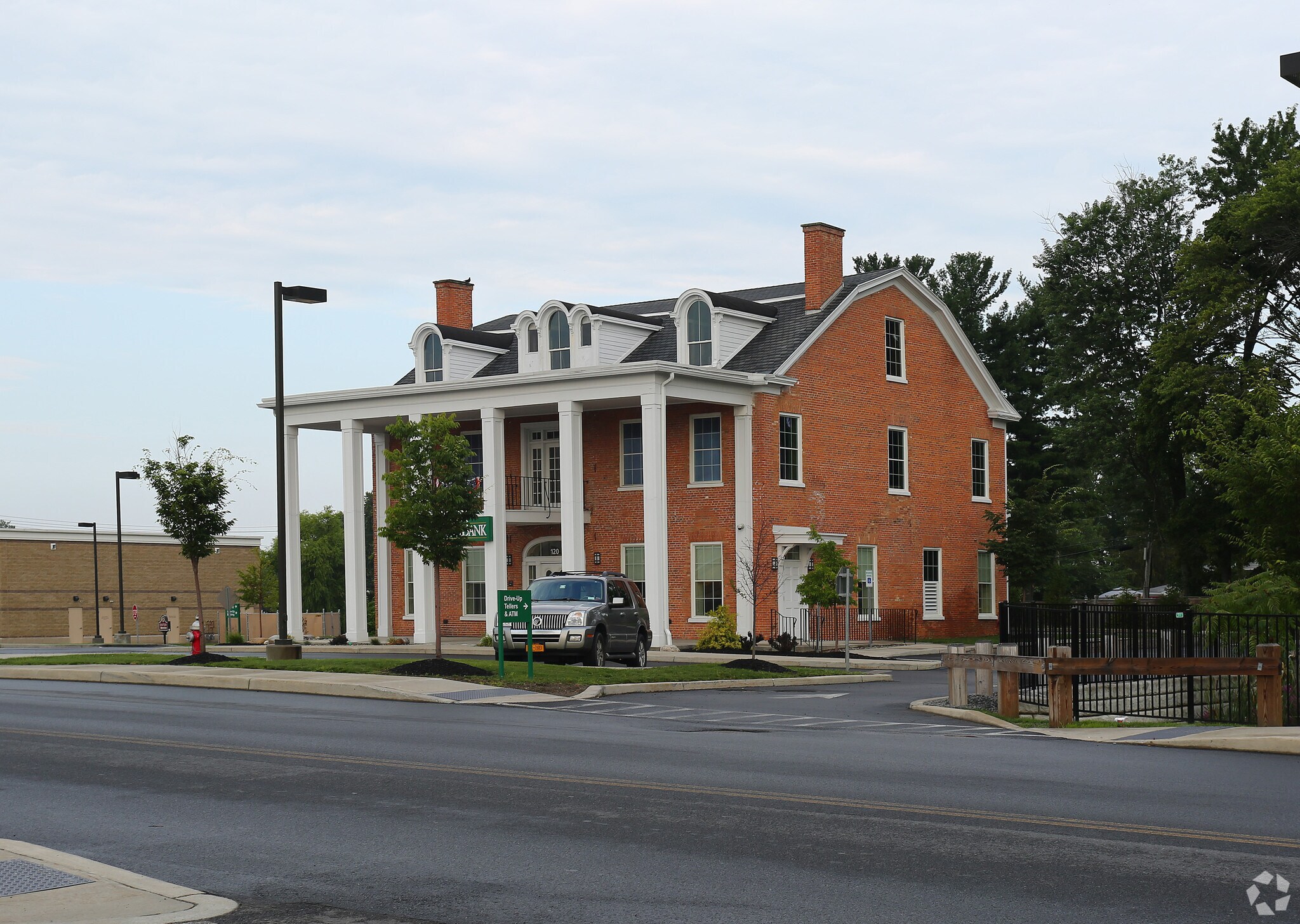 441 Balltown Rd, Schenectady, NY 12304 - Mansion Square | LoopNet.com