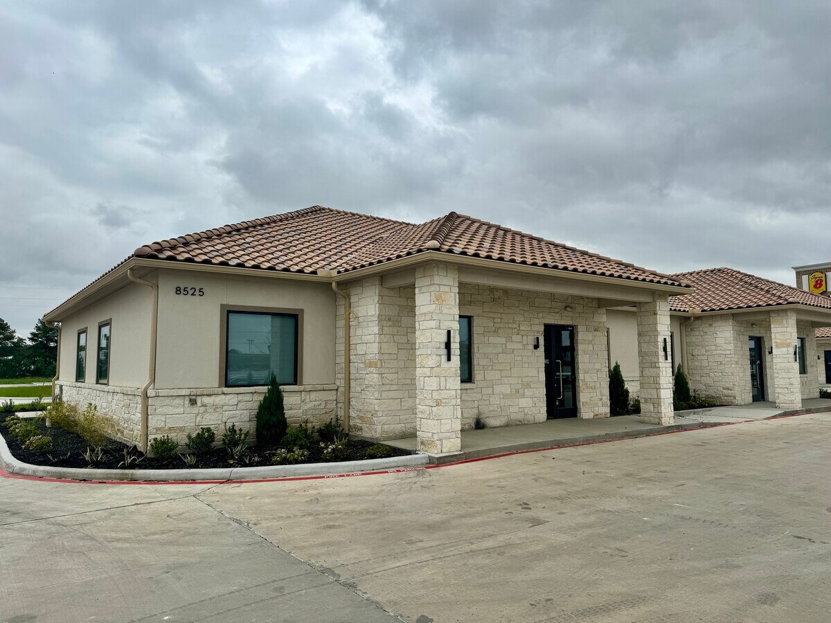 8525 N Sam Houston Pkwy E, Humble, TX 77396 - Building - 100 | LoopNet
