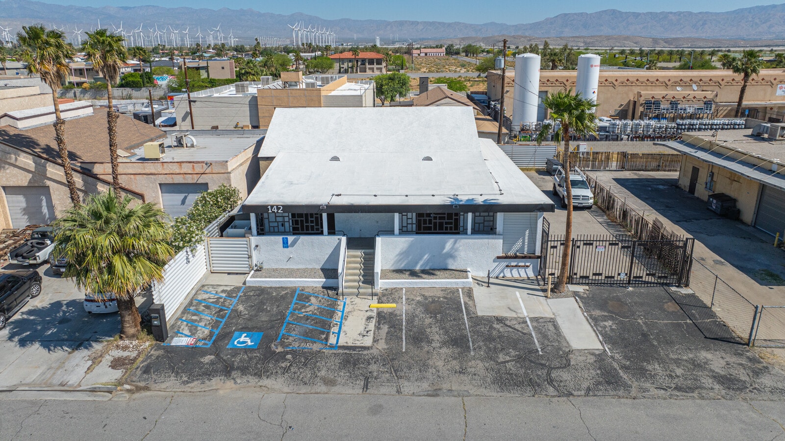 142 W Oasis Rd, Palm Springs, CA 92262 | LoopNet