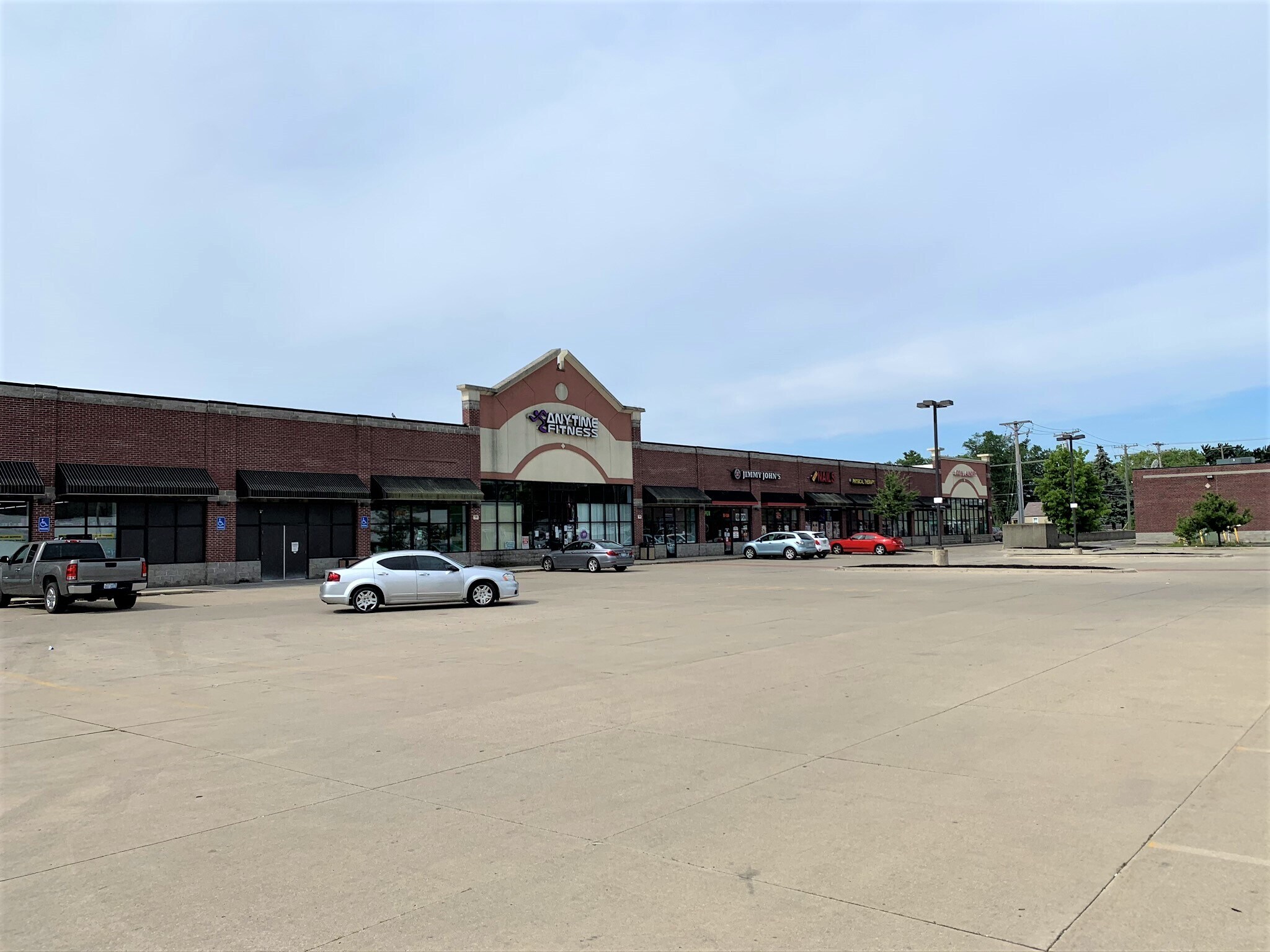 7580 E 9 Mile Rd, Warren, MI 48091 - 7 Star Plaza | LoopNet