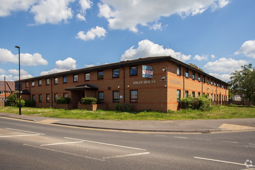 203 Swan Rd, Feltham, TW13 6LL | LoopNet