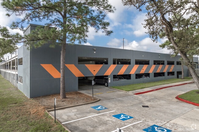 Boxer Property - Houston Commercial Listings & Brokers | LoopNet