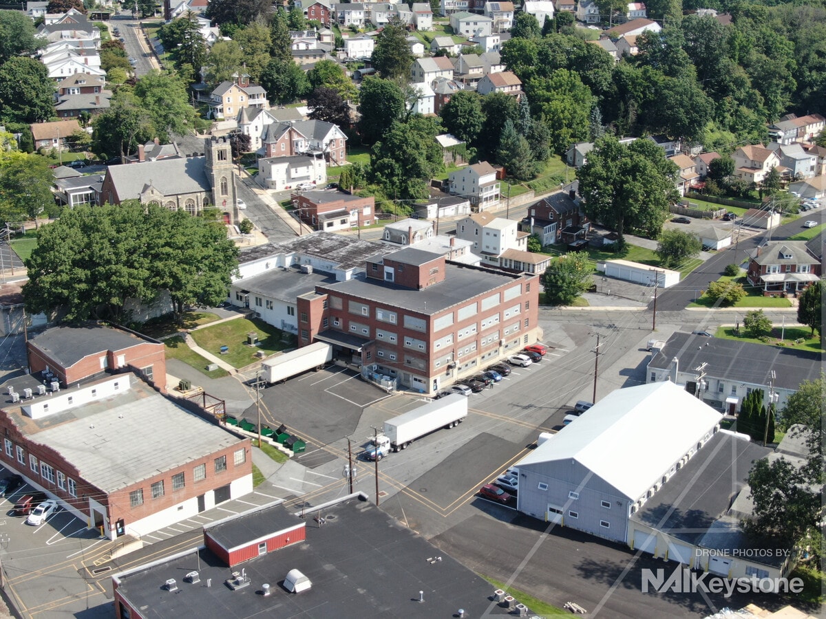 6 Front Street Plaza, Mohnton, PA 19540 | LoopNet