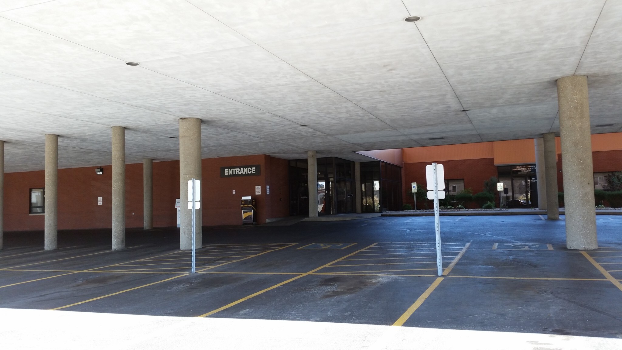 319 E Madison St, Springfield, IL 62701 - Centrum Building | LoopNet