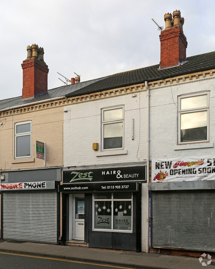 134 Watnall Rd, Hucknall, NG15 7NH | LoopNet