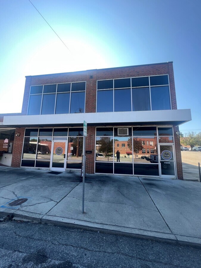 9 J W Thomas Way, Thomasville, NC 27360 | LoopNet