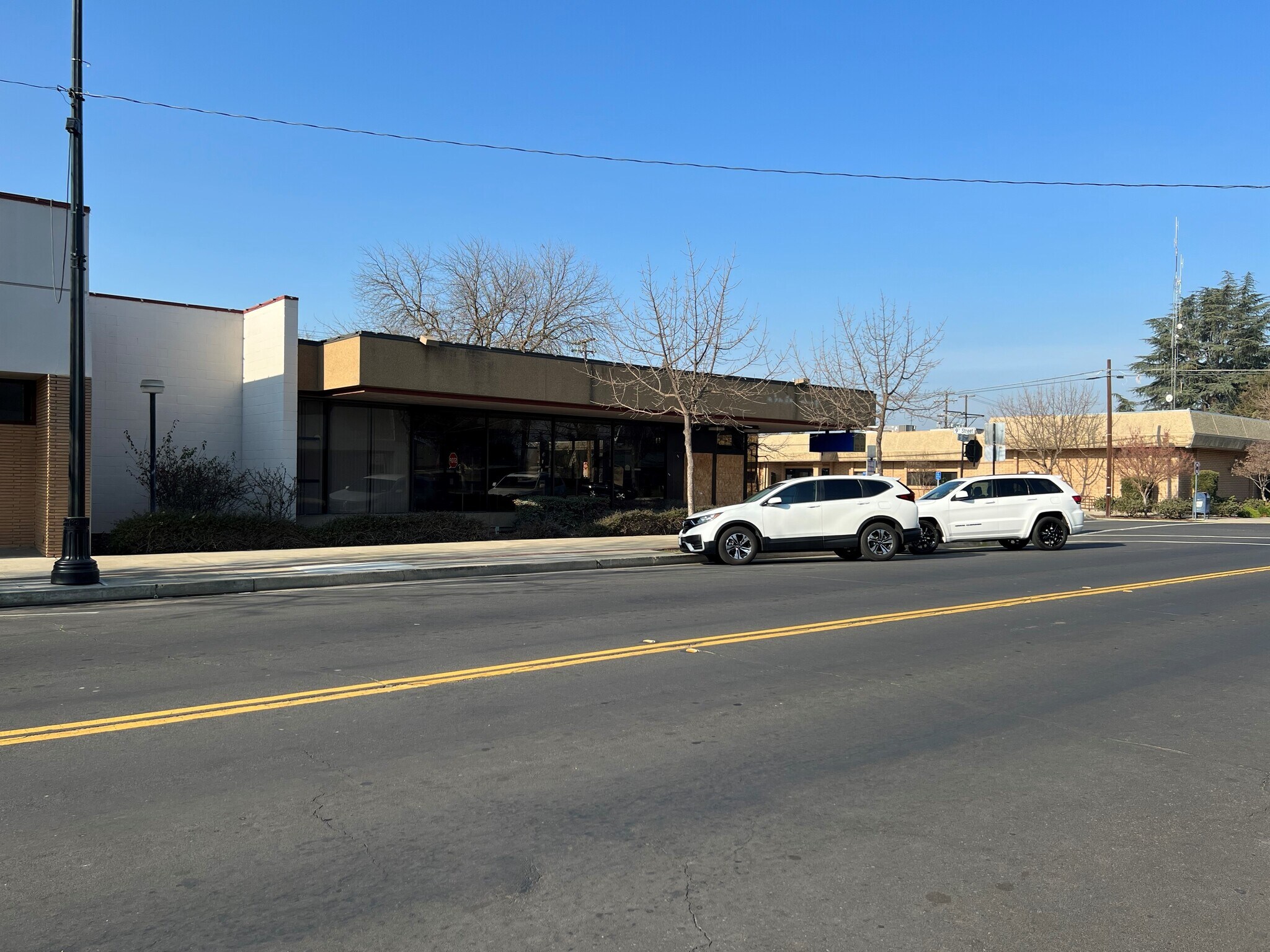 1710 9th St, Reedley, CA 93654 - Bank Building | LoopNet