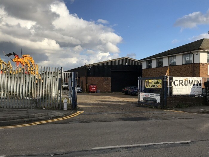 38 Crown Rd, Enfield, LND EN1 1TH | LoopNet