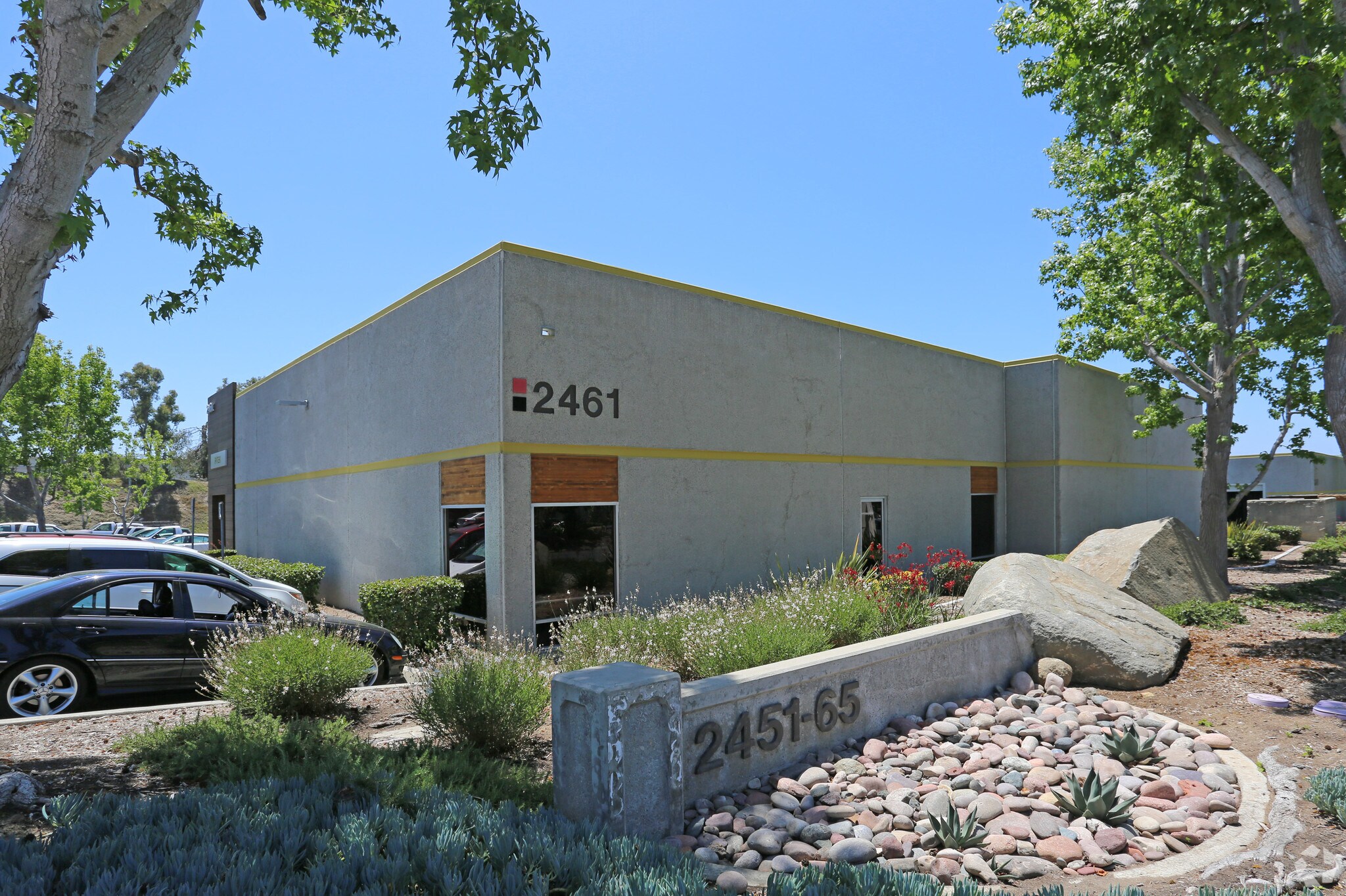 2431-2433 Impala Dr, Carlsbad, CA 92010 - Palomar Tech Center | LoopNet