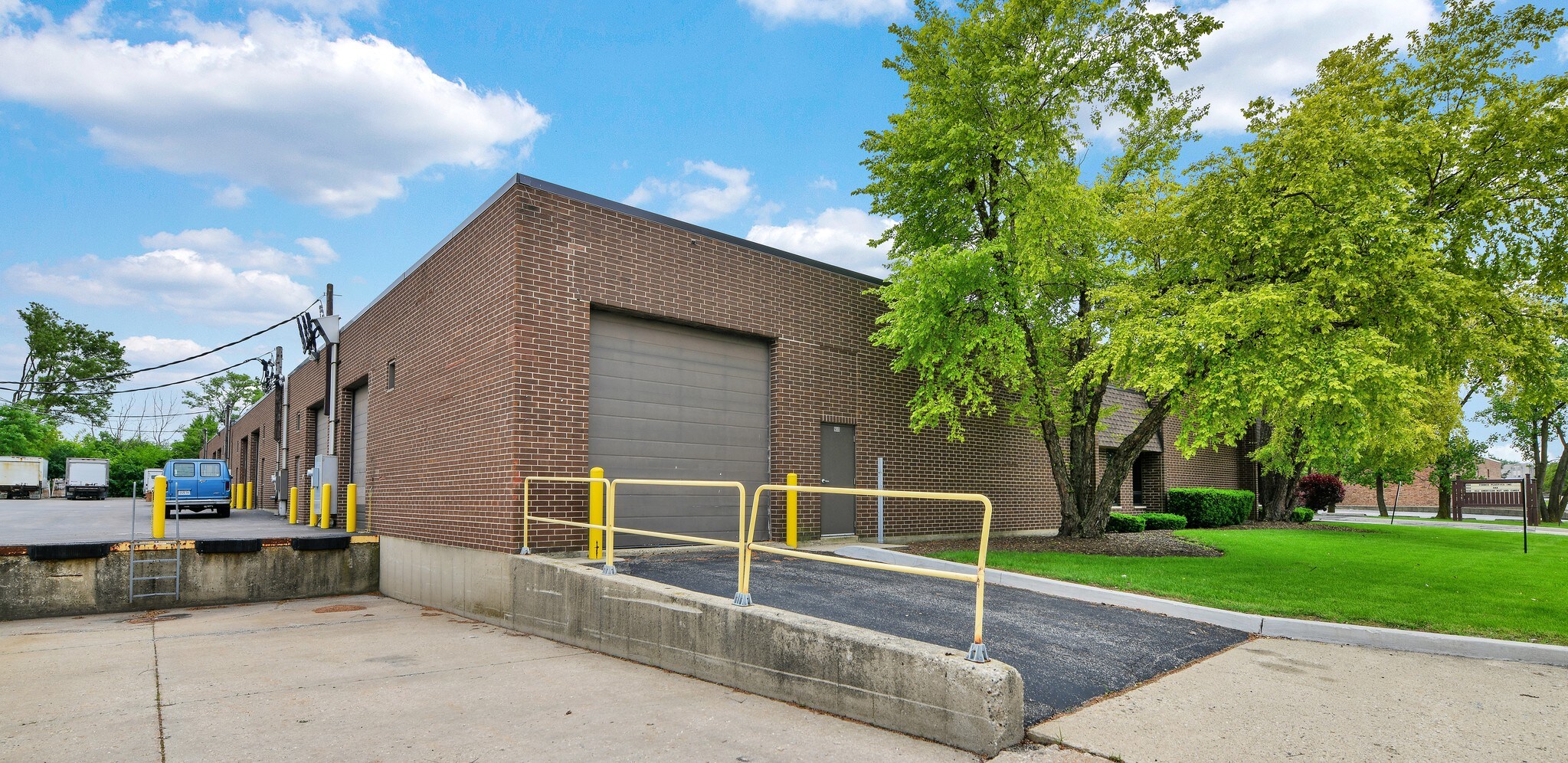 900-930 Fairway Dr, Bensenville, IL 60106 - Industrial for Lease | LoopNet