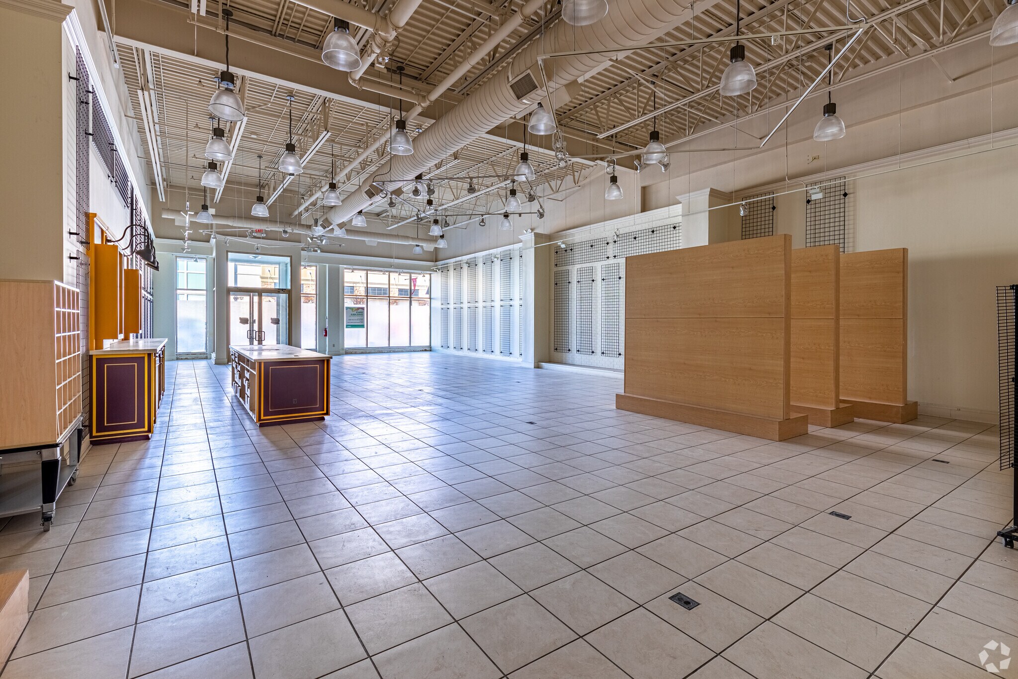 12415-12493 Elm Creek Blvd, Osseo, MN 55369 - The Shoppes at Arbor Lakes | LoopNet