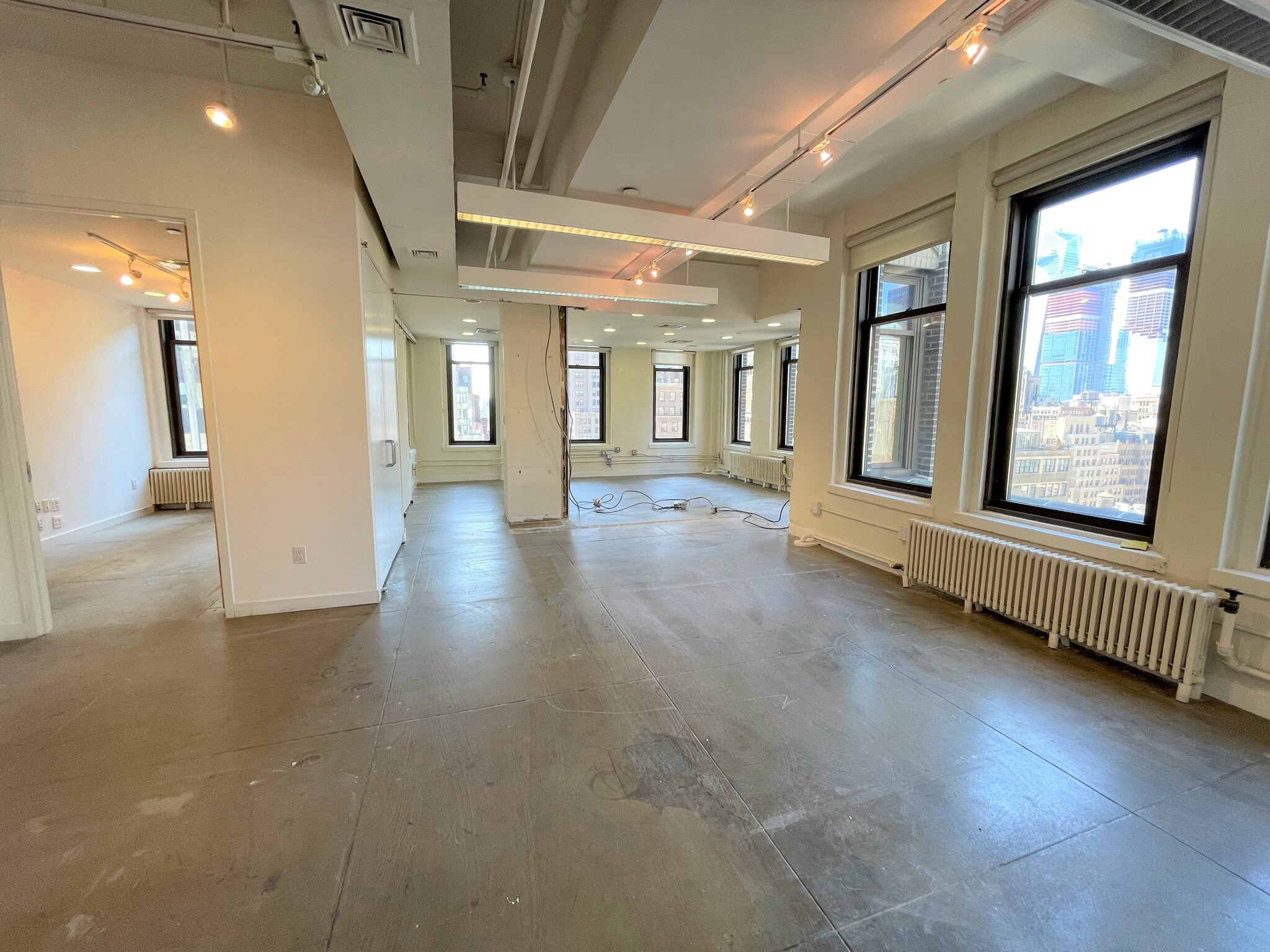 561 Seventh Ave, New York, NY 10018 - Office for Lease | LoopNet.com