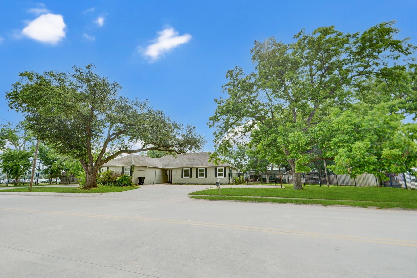 6718 Guhn Rd, Houston, TX 77040 | LoopNet