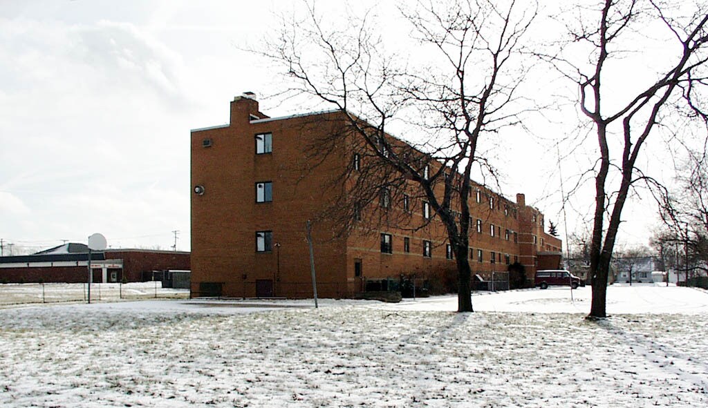 18120 Puritas Ave, Cleveland, OH 44135 | LoopNet