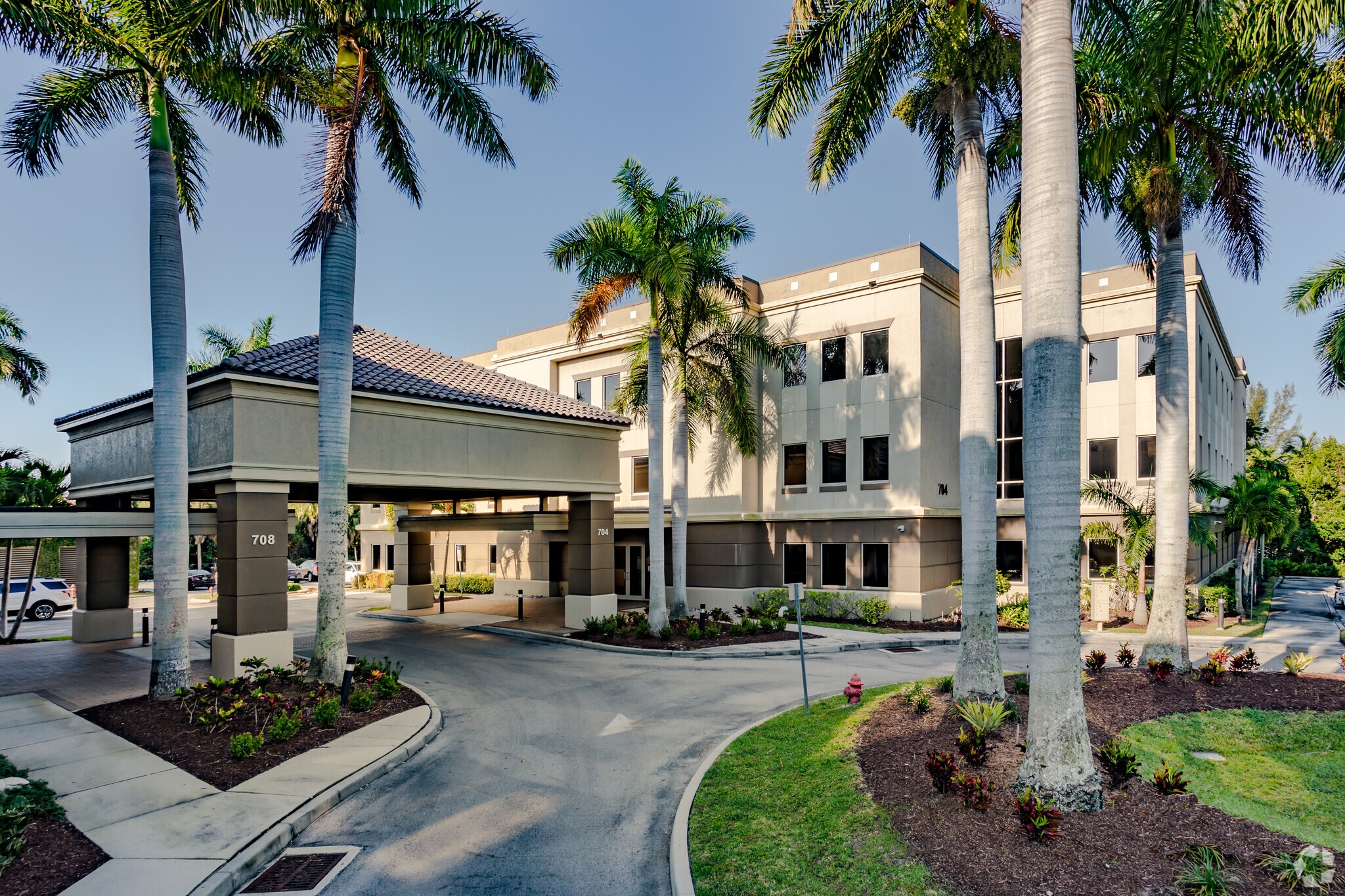 704 Goodlette-Frank Rd N, Naples, FL 34102 | LoopNet